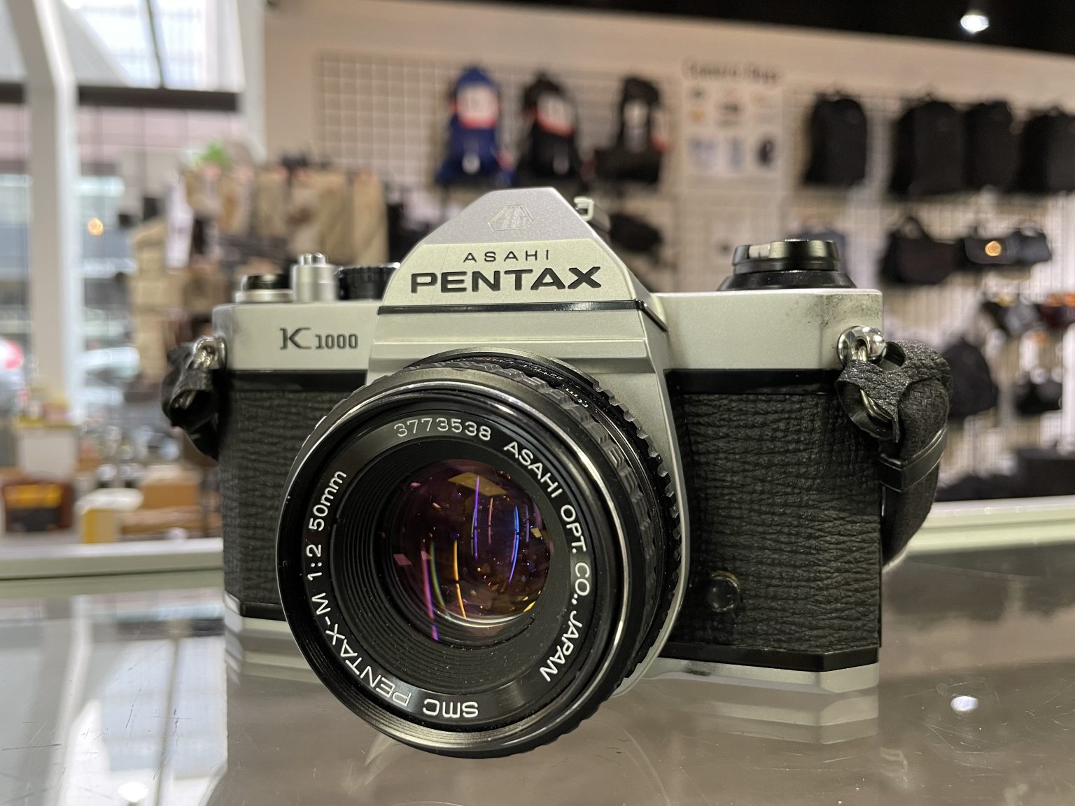 Guide to the Pentax K1000. – Beau Photo Supplies Inc.
